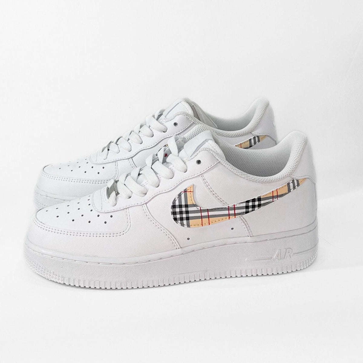 Custom Air Force 1 White Checkered Pattern – SHECUSTOMIZE