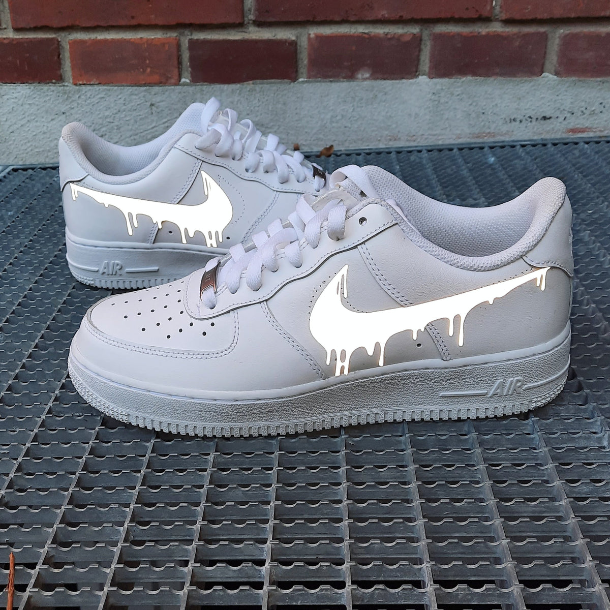 Custom Air Force 1 White Dripping Swoosh – SHECUSTOMIZE